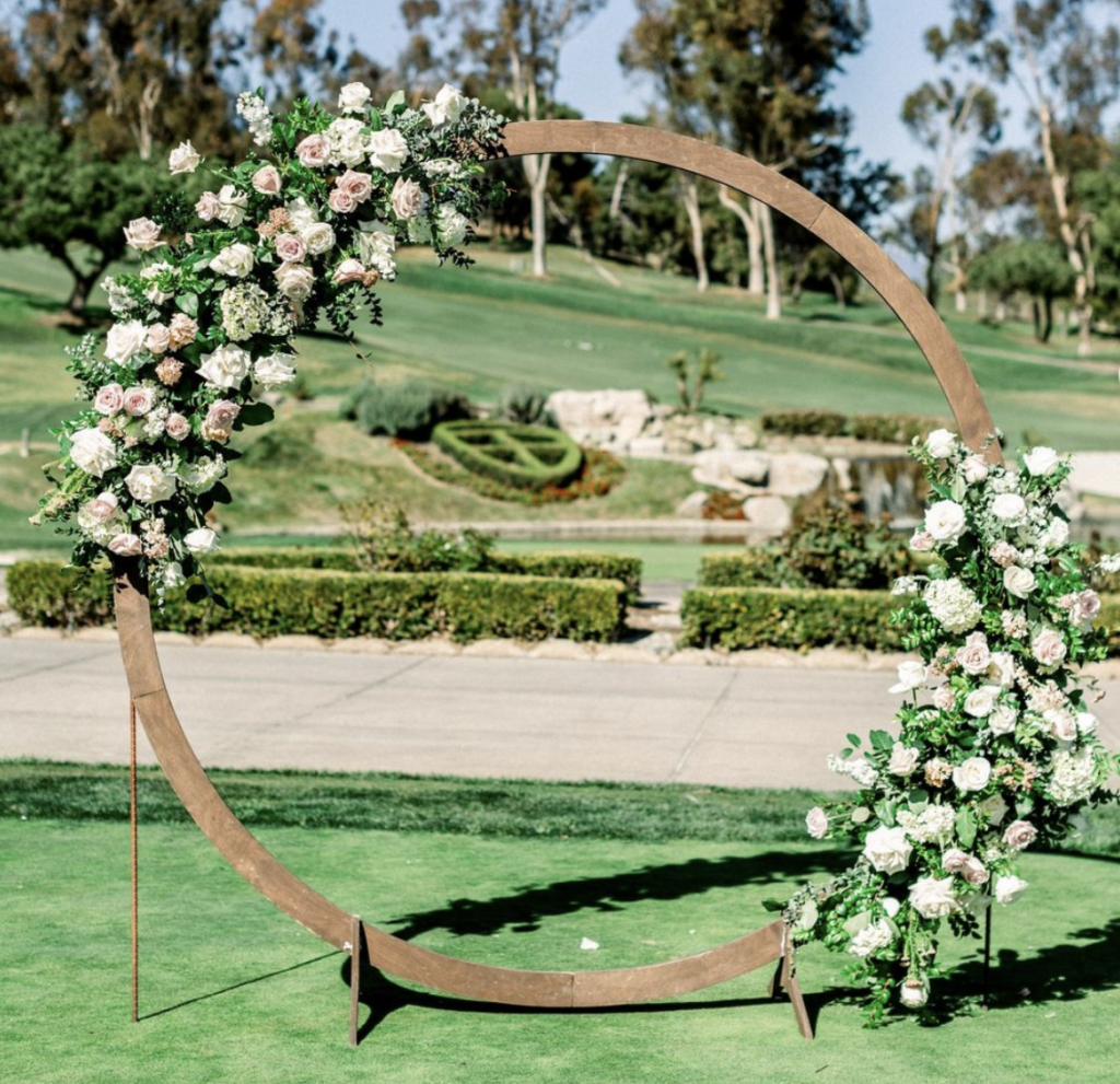 Backdrop Rond hout - Velvet Green | Verhuur & Styling