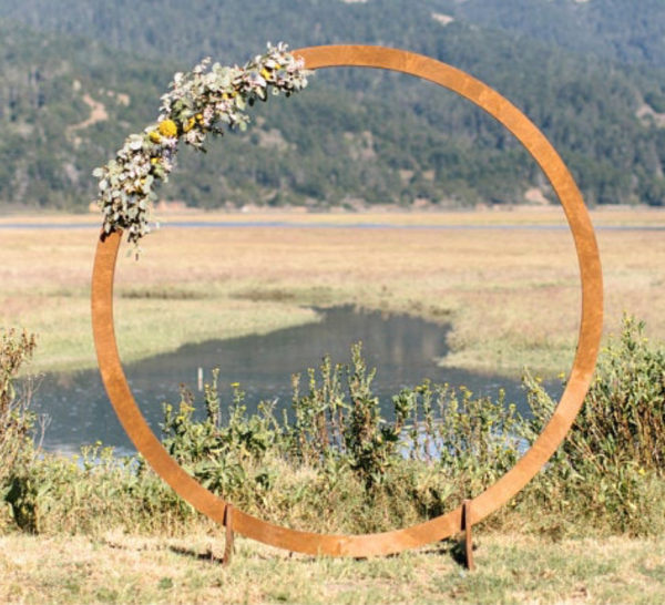 Backdrop Rond hout - Velvet Green | Verhuur & Styling